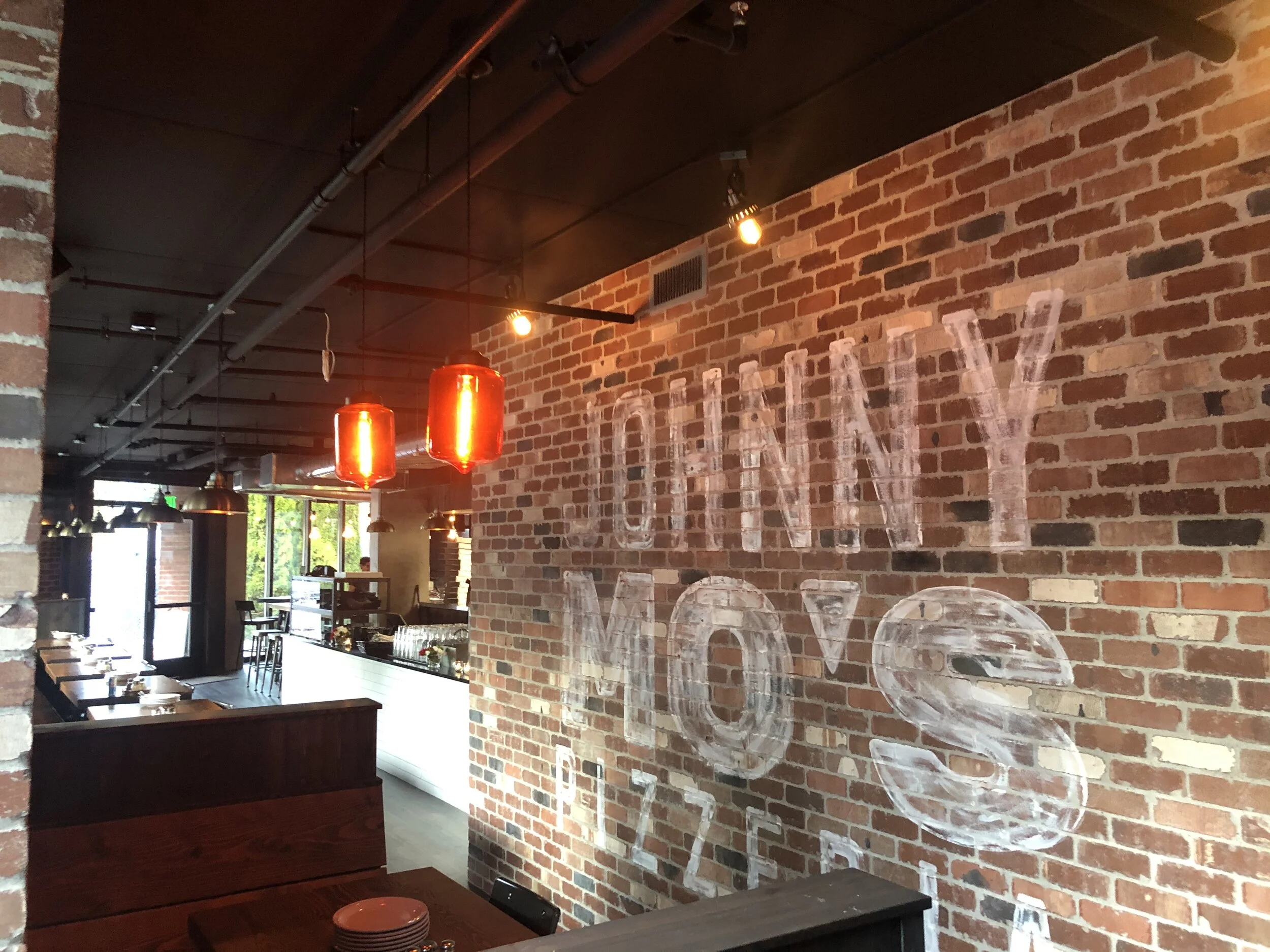 Johnny Mo's Pizzeria