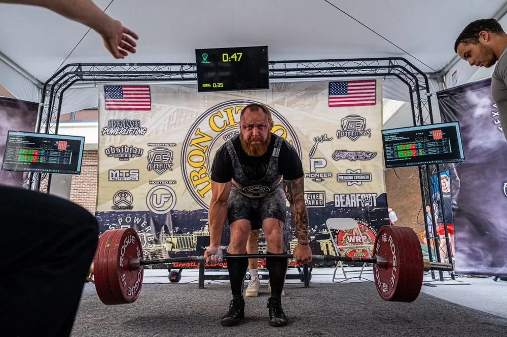 The Ultimate Showdown - The Conventional Deadlift vs Sumo Deadlift ...