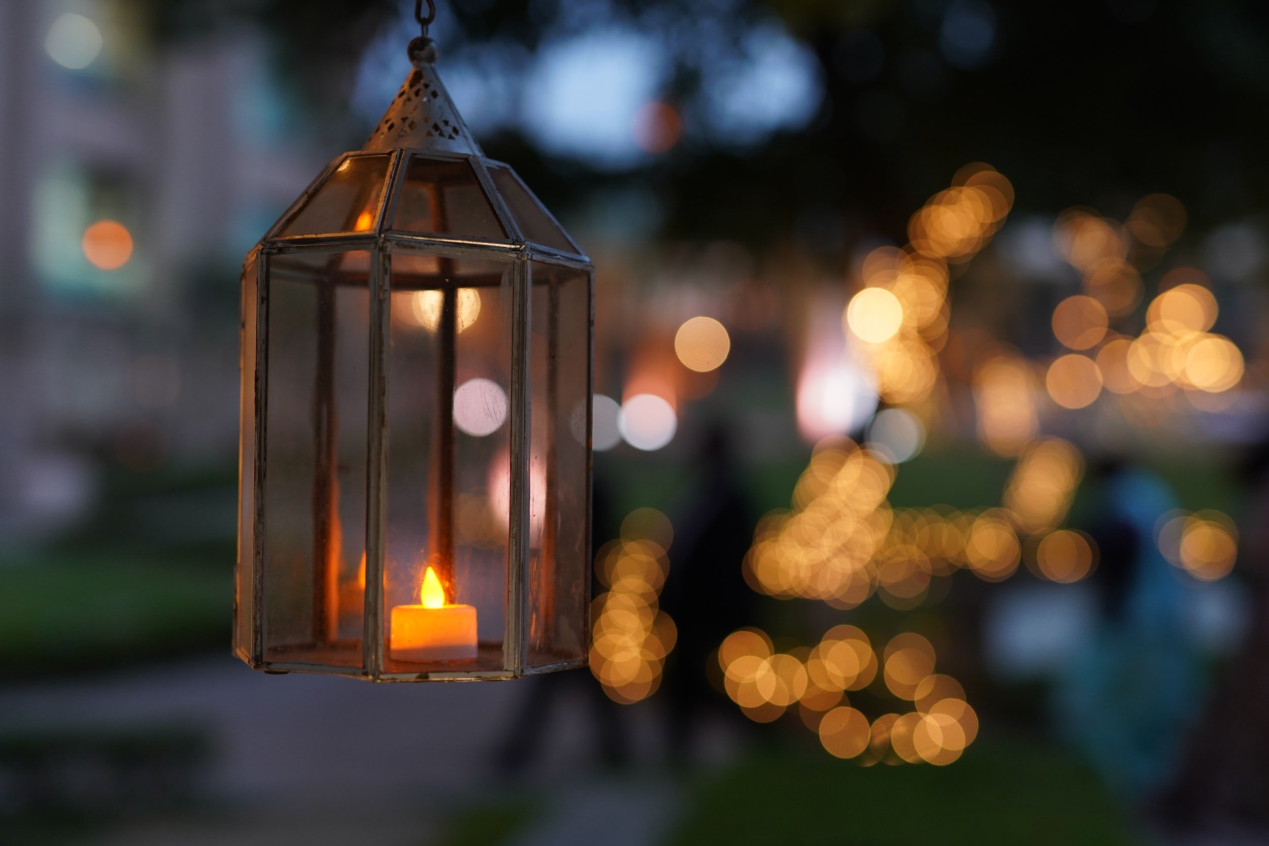 6 Beautiful Ways to Use Lanterns in your Wedding Decor & Why We Love ...