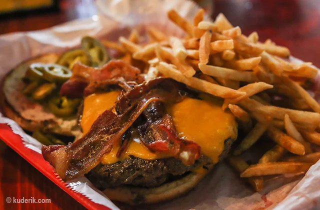 DAN'S DOWNTOWN TAVERN