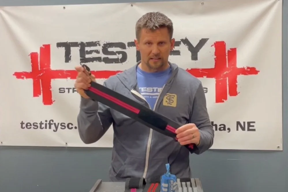 WRIST WRAPS: The Complete Guide and How NOT to Put Them On! (Lifting ...