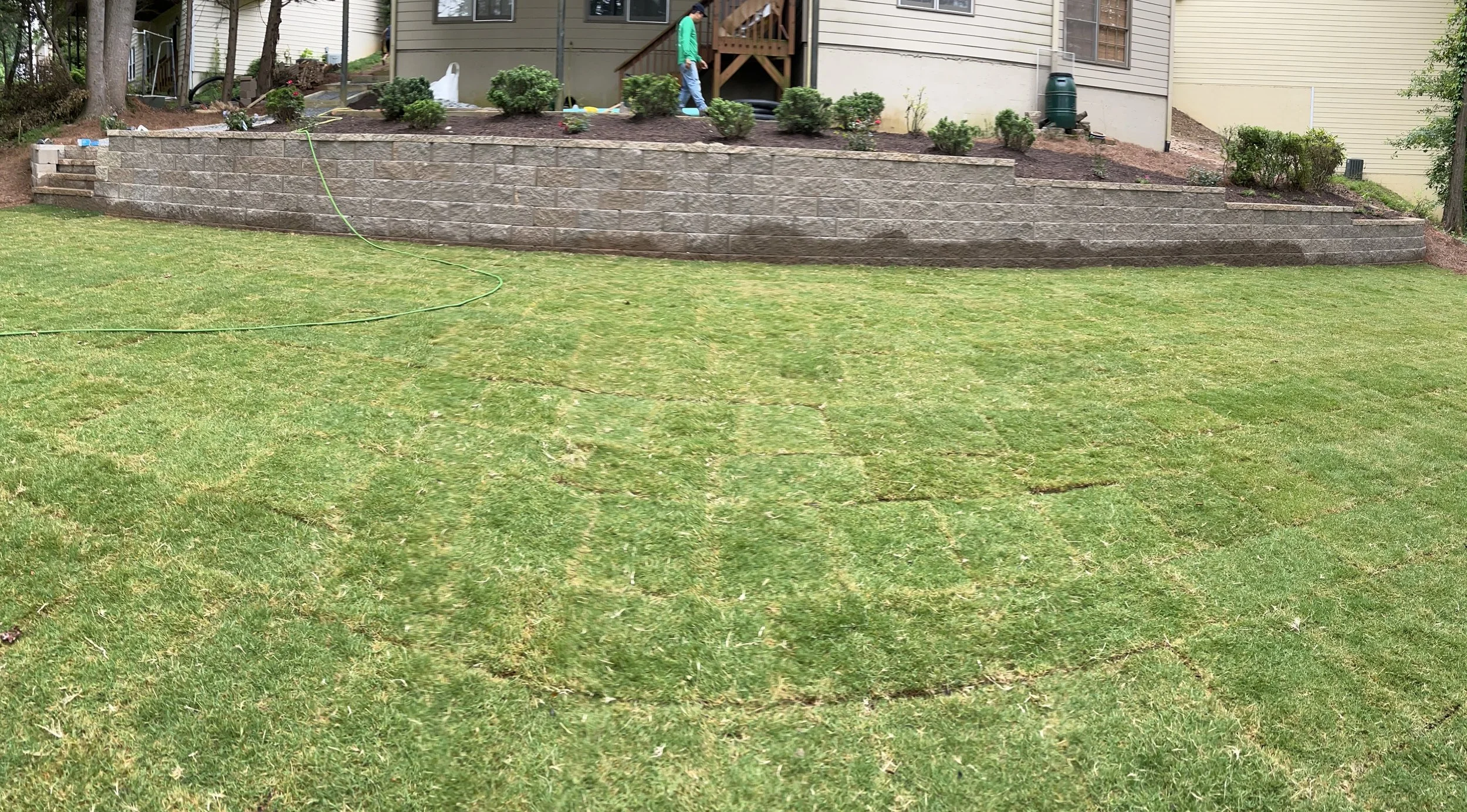 Leo's Lawn Service | We Make Great Lawns Happen
