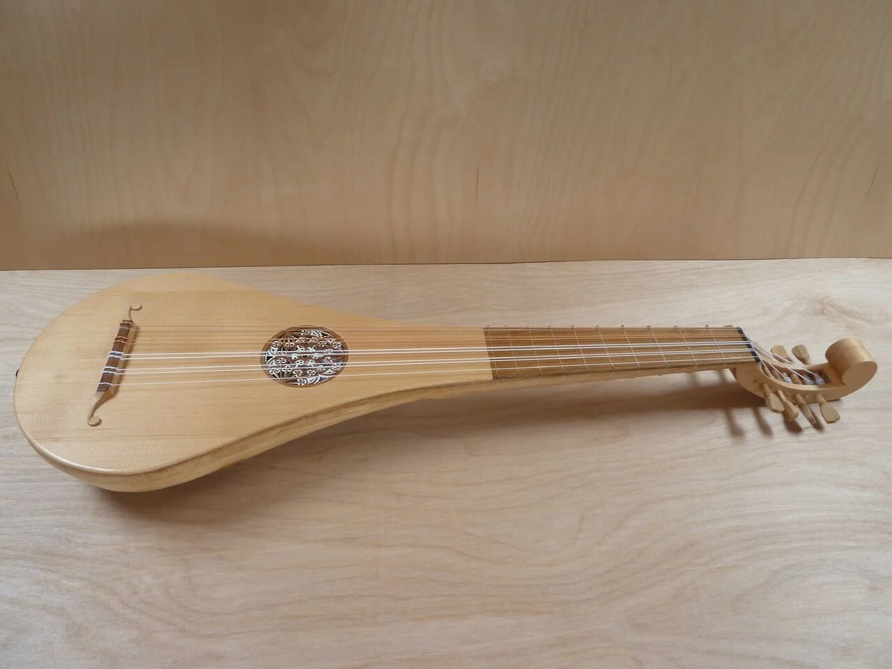 Gitterns | Gittern Maker | Gittern Builder