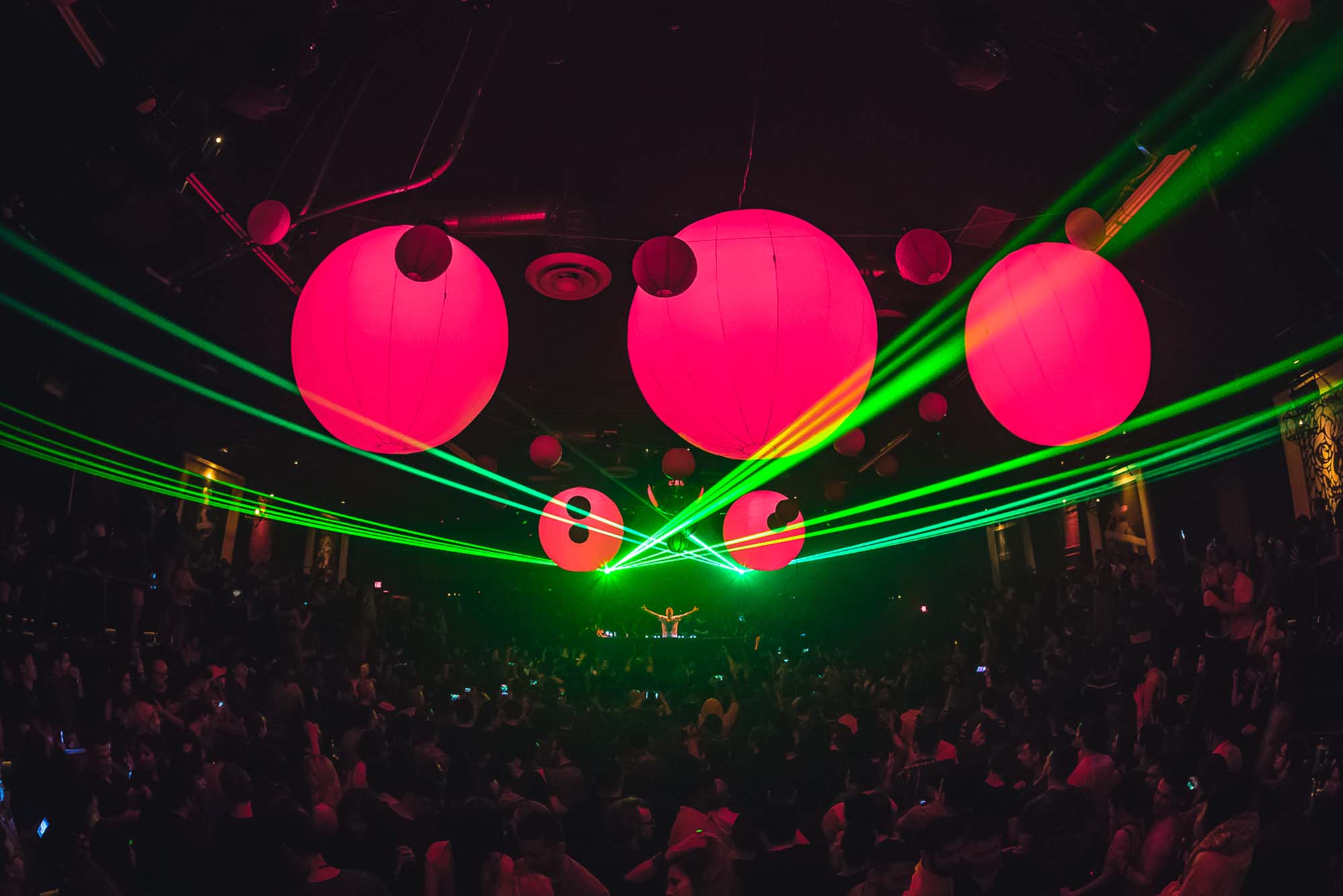 AirDD | Inflatable Decor (Decorations) & Lights for events, shows ...