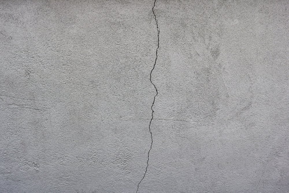 Knowing More About Different Types of Ceiling Cracks