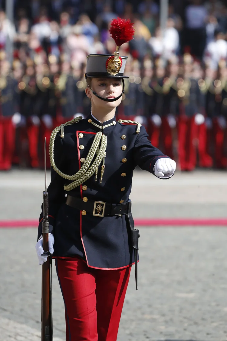 The Princess of Asturias Swears Allegiance To The Flag — Royal ...