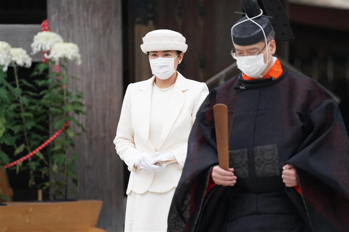 The Emperor and Empress of Japan Visit Meiji Jingu — Royal Portraits ...