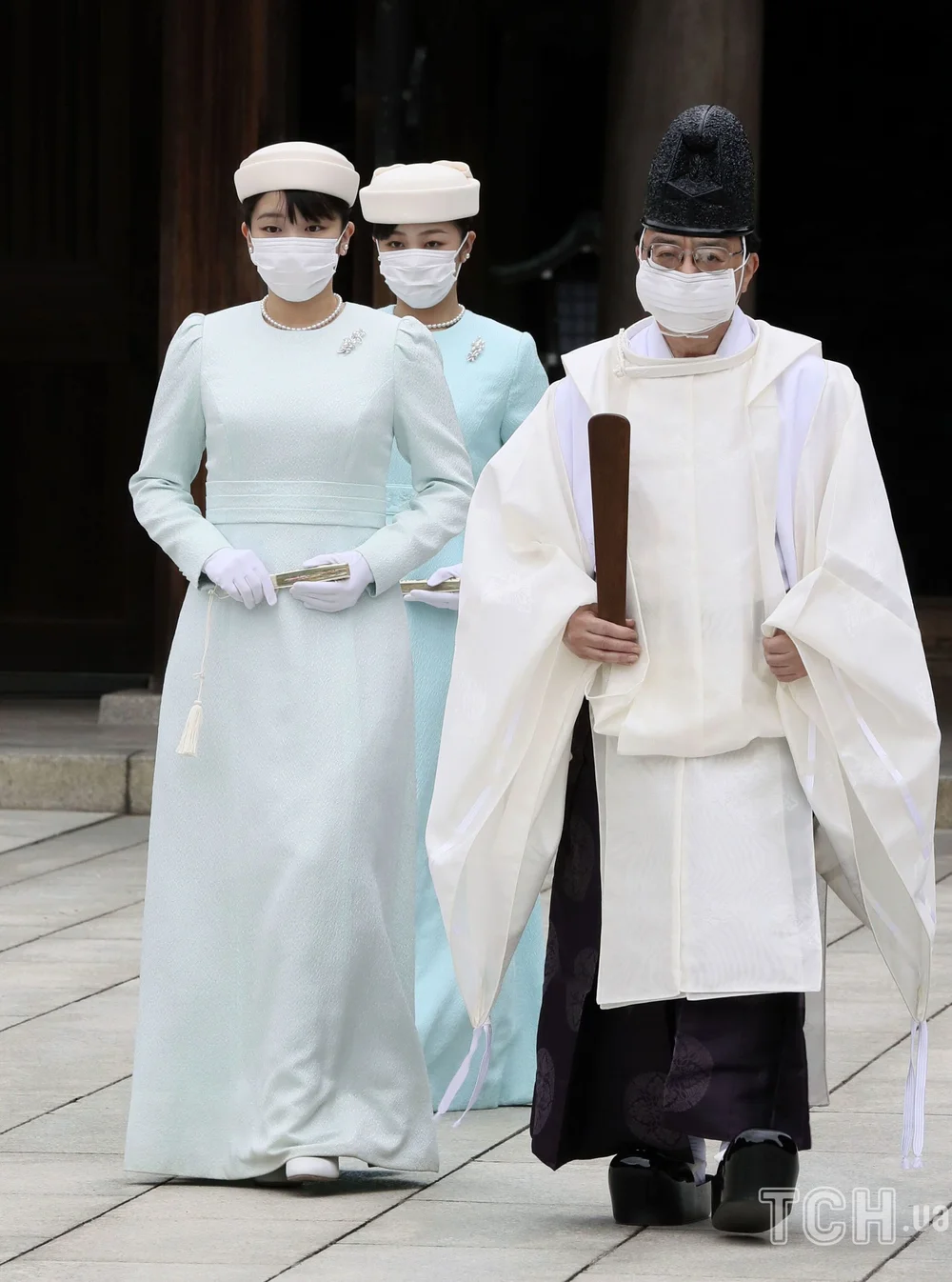Princess Mako and Princess Kako Visit Meiji Jingu — Royal Portraits Gallery