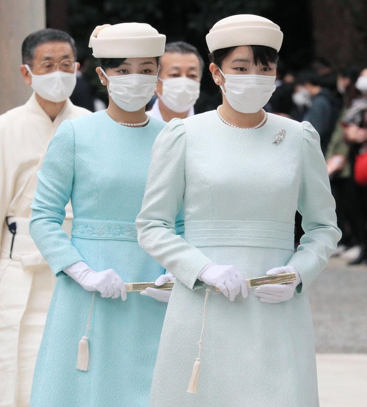 Princess Mako and Princess Kako Visit Meiji Jingu — Royal Portraits Gallery