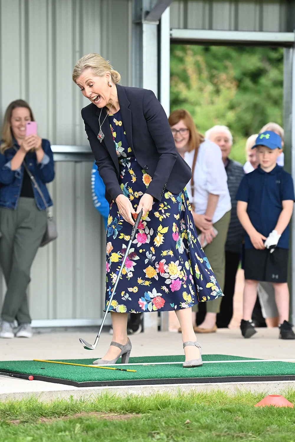 The Earl and Countess of Forfar Visit Forfar, Scotland — Royal ...