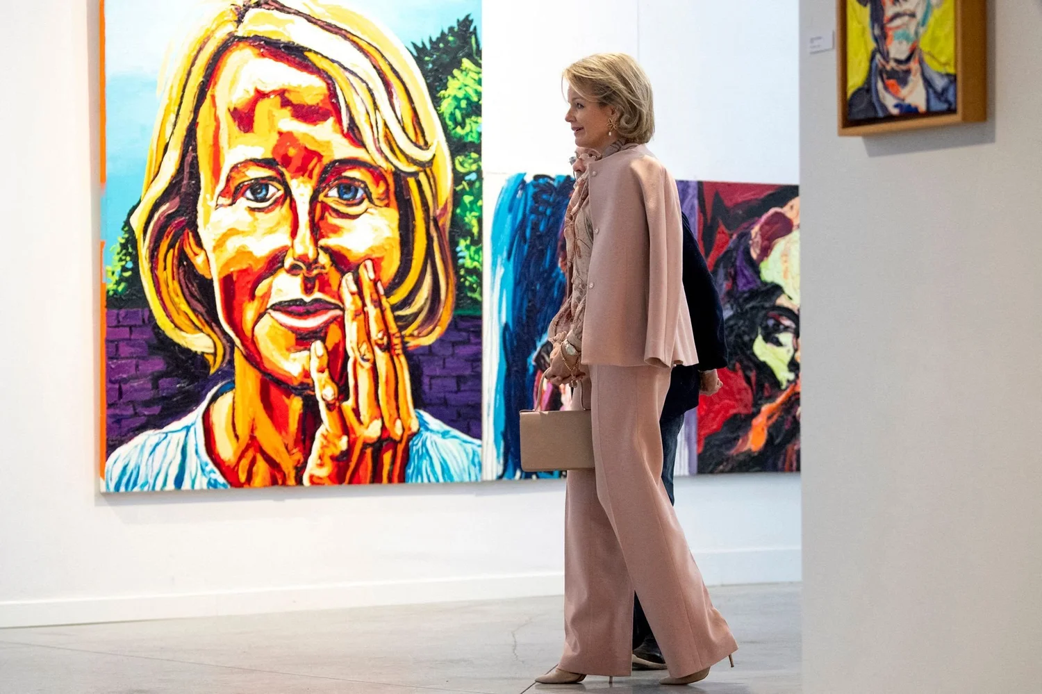 Queen Mathilde Visits Charles Szymkowicz Exhibition in Liege — Royal ...