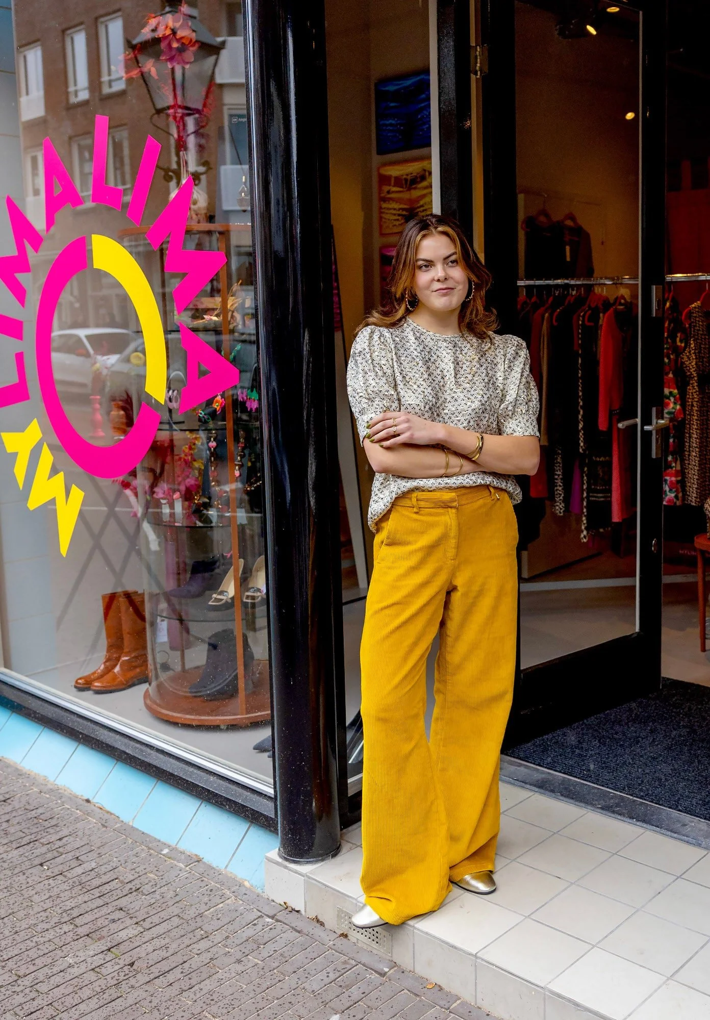 Princess Laurentien and Countess Eloise Visit Vintage Clothing Store My ...