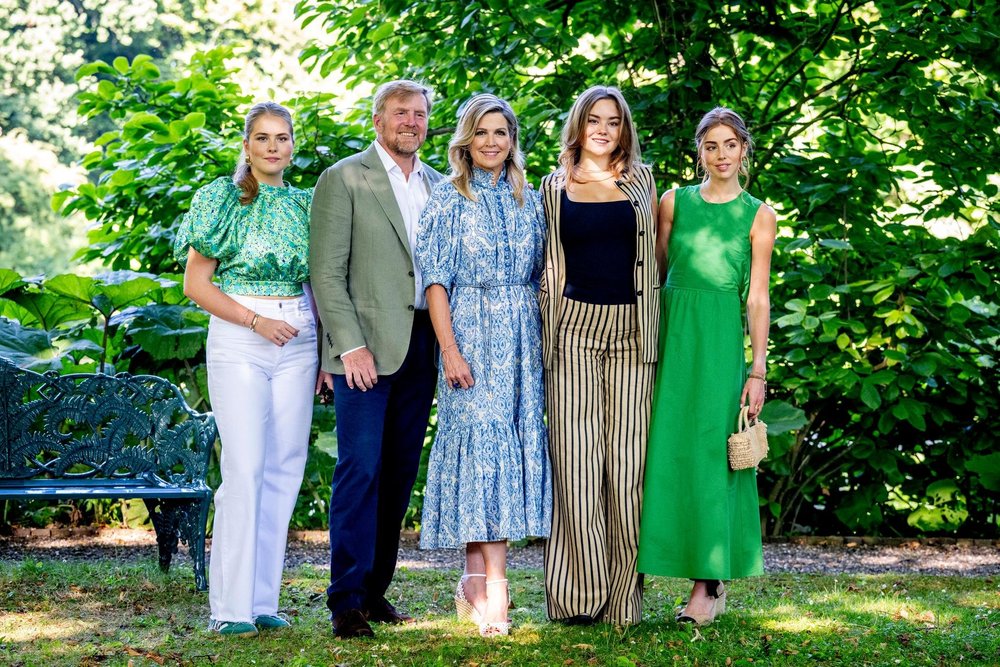 The Royal Family of the Netherlands Pose for Summer Photo Call at Huis ...