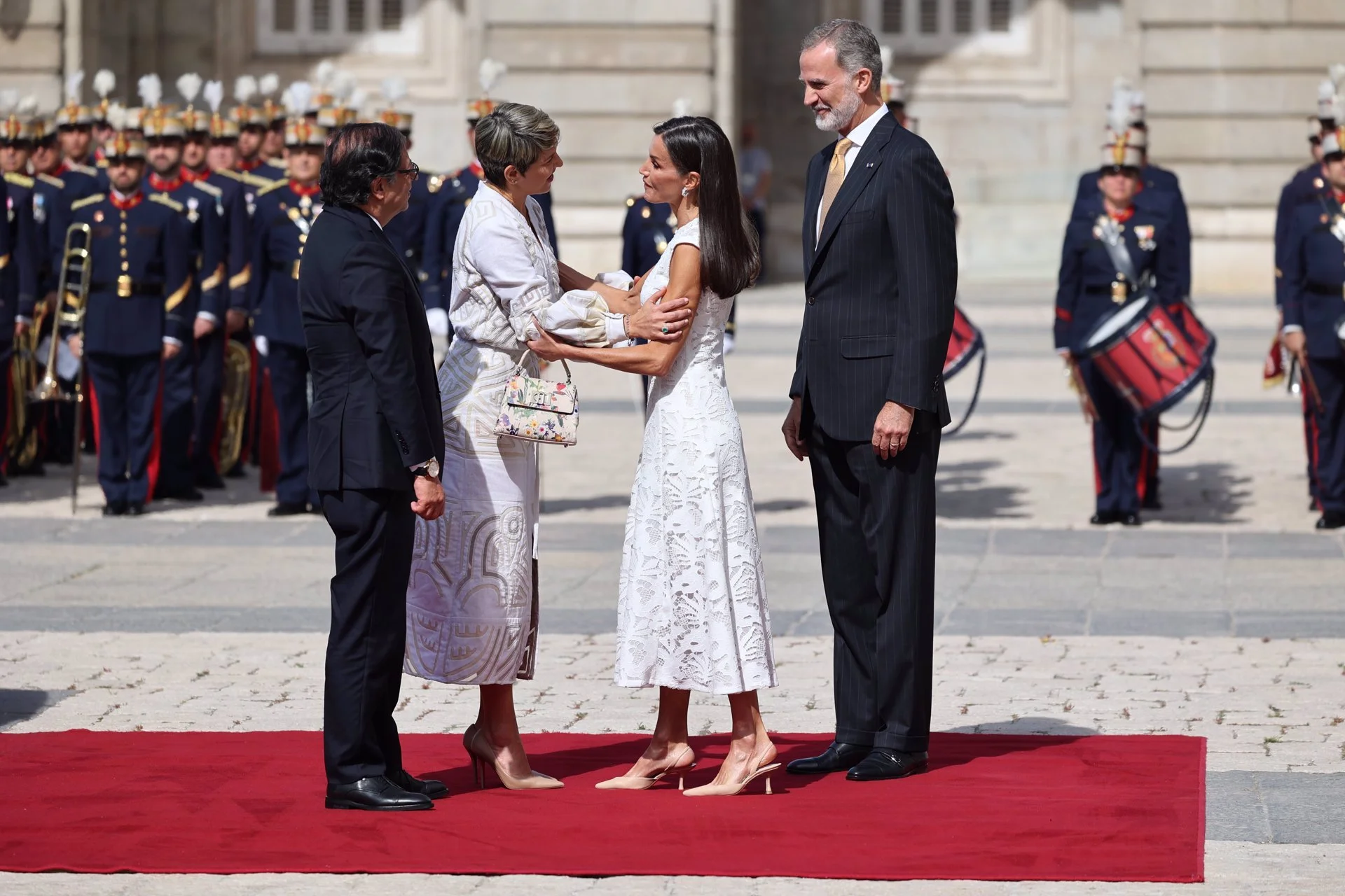 The King and Queen of Spain Welcome the President and First Lady of ...