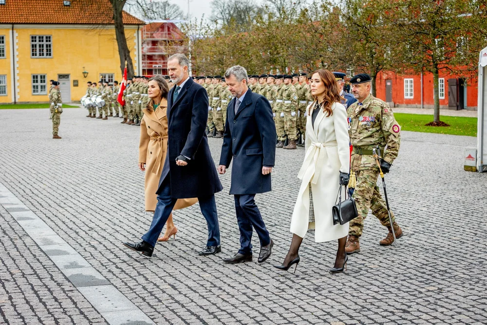 The King and Queen of Spain and the Crown Prince and Crown Princess of ...