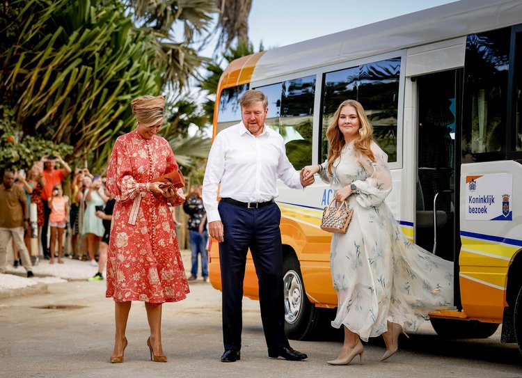 The King and Queen of The Netherlands and The Princess of Orange Tour ...