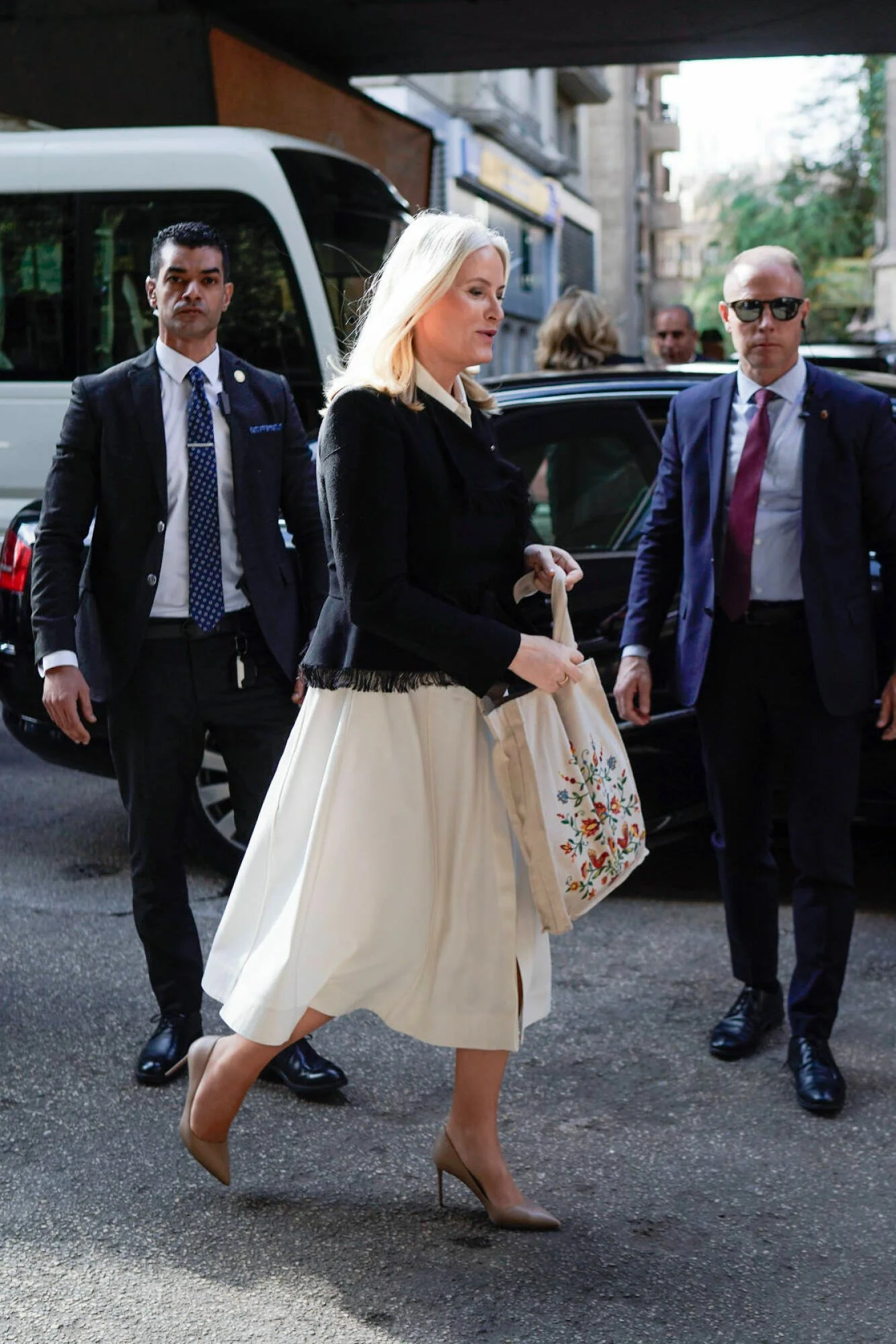Crown Princess Mette-Marit Visits Bookshop in Cairo — Royal Portraits ...