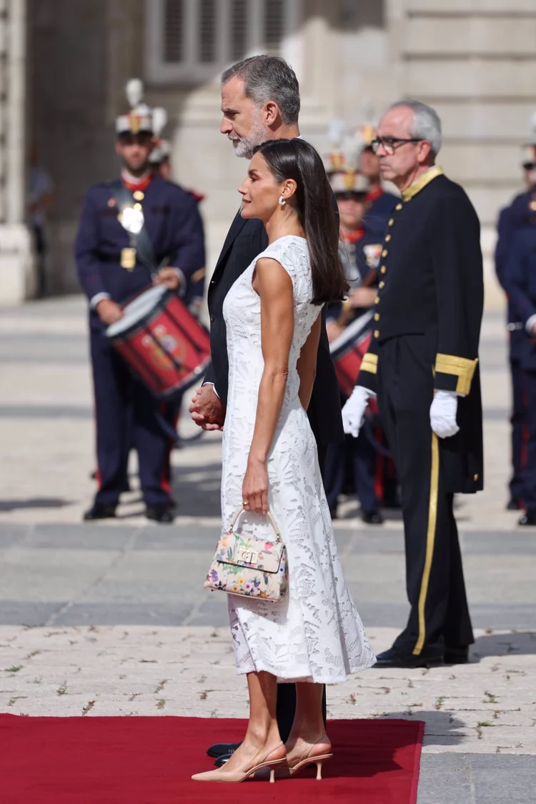 The King and Queen of Spain Welcome the President and First Lady of ...