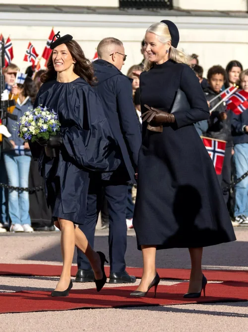 The Crown Prince and Crown Princess of Norway Welcome the President and ...