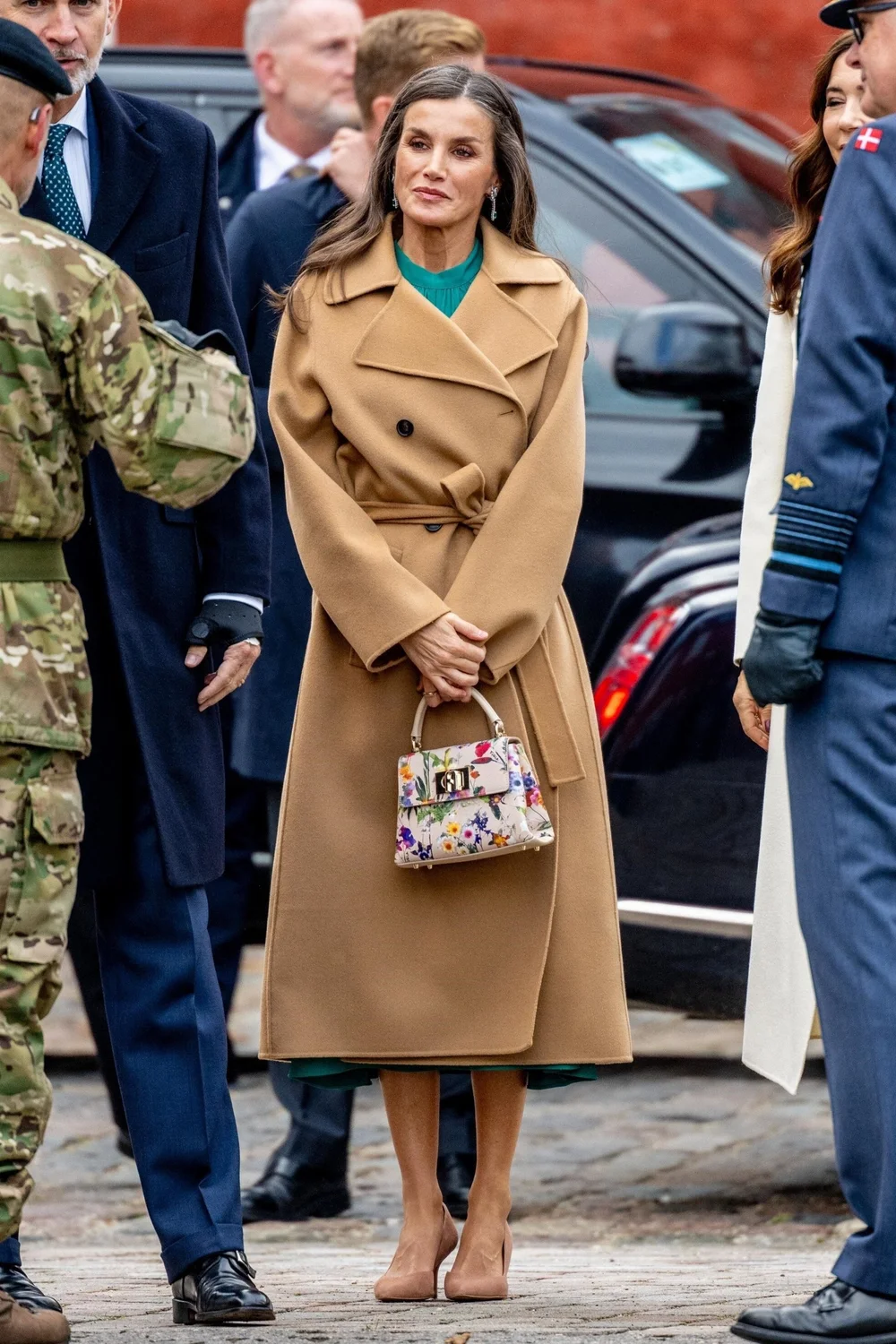 The King and Queen of Spain and the Crown Prince and Crown Princess of ...