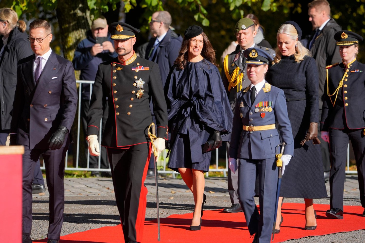 The Crown Prince and Crown Princess of Norway Welcome the President and ...