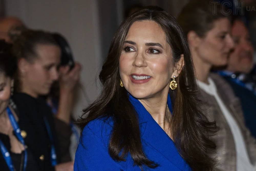 Queen Mary Marks the 20th Anniversary of The Specilaists — Royal ...