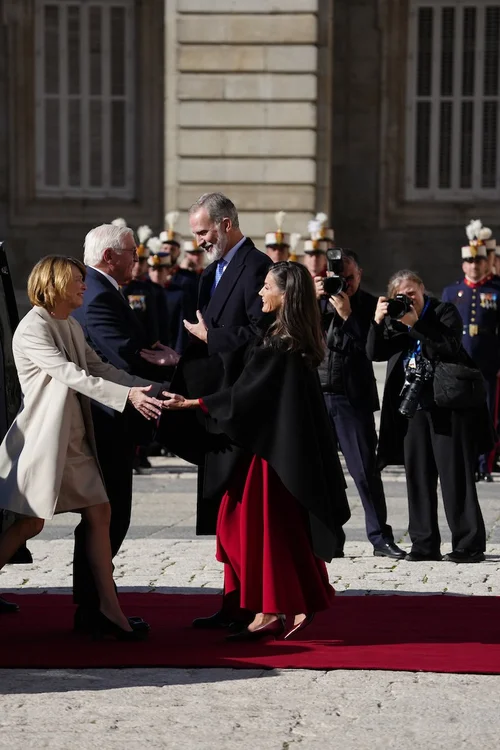 The King and Queen of Spain Welcome the President and First Lady of ...