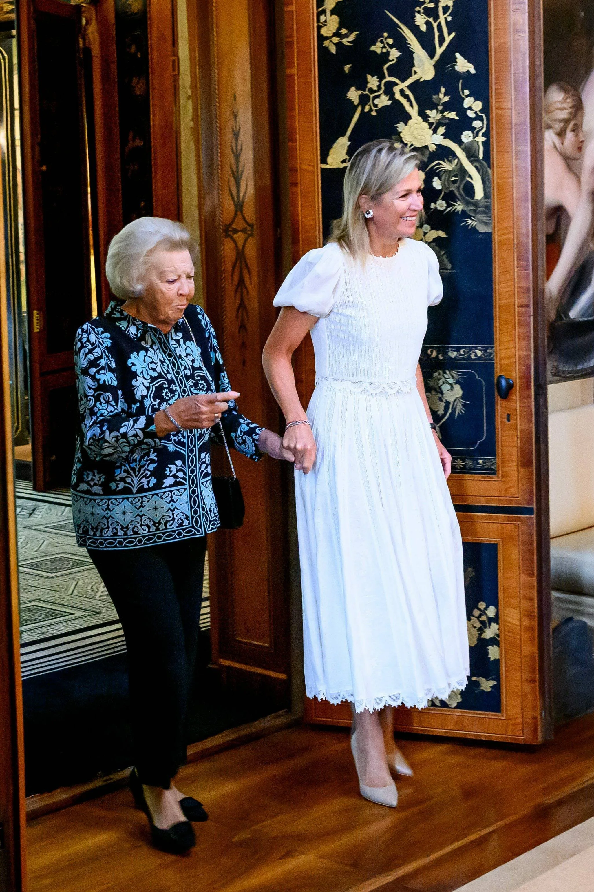 Queen Maxima and Princess Beatrix Attend Reception For Embroidery ...
