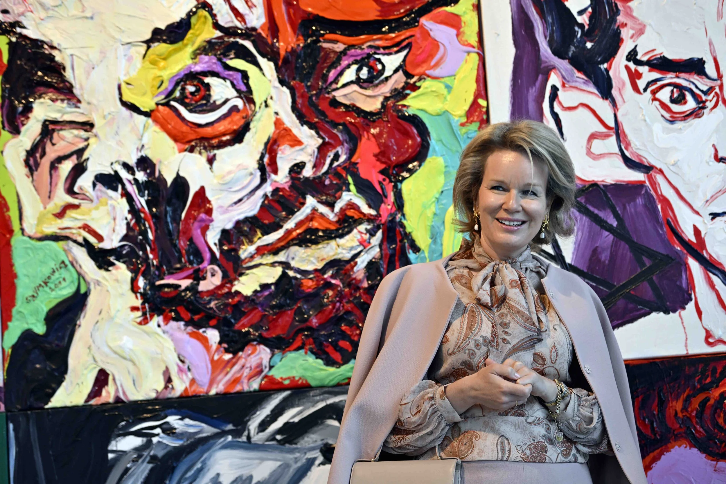 Queen Mathilde Visits Charles Szymkowicz Exhibition in Liege — Royal ...