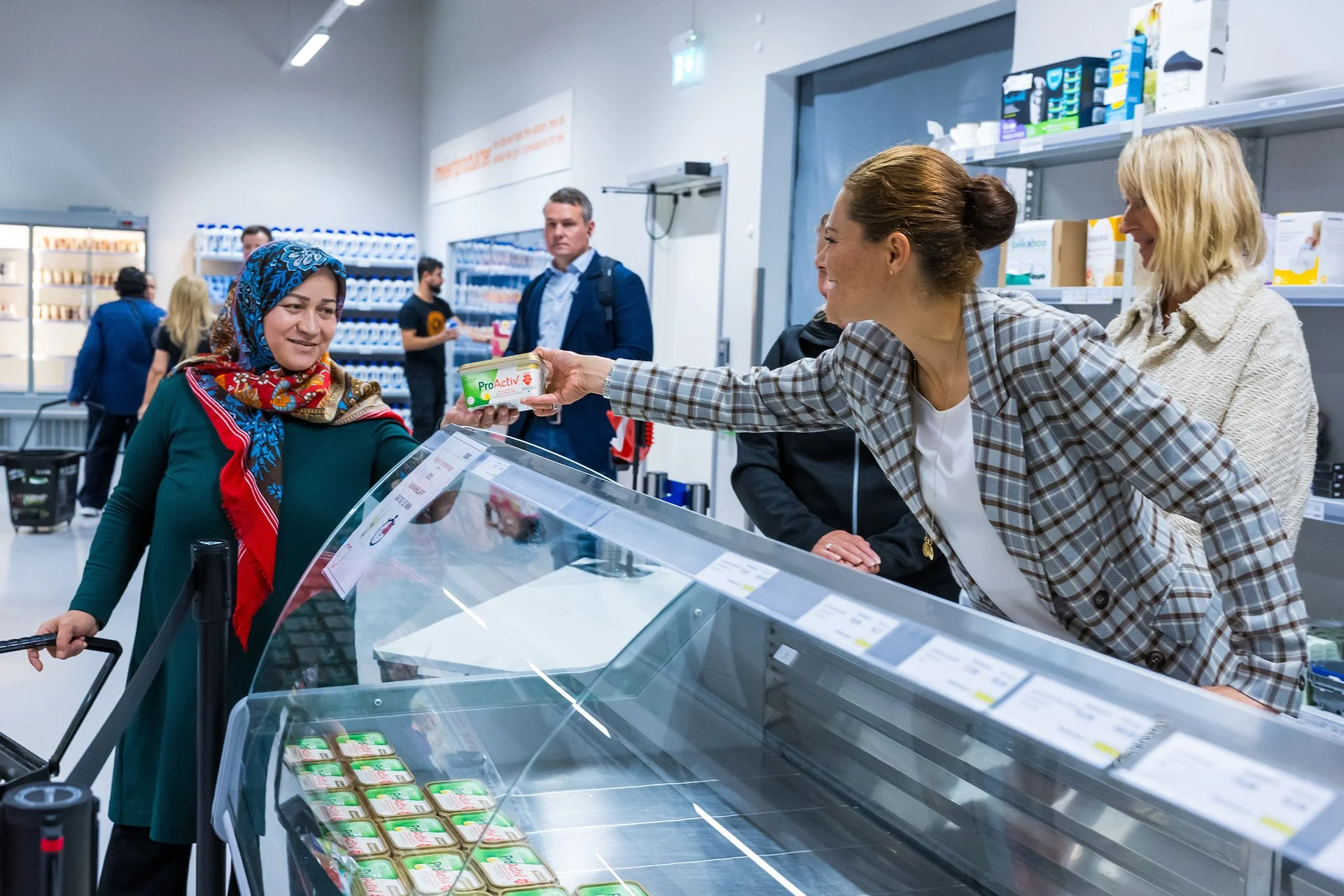 Crown Princess Victoria Visits Charity Shops in Hallunda — Royal ...