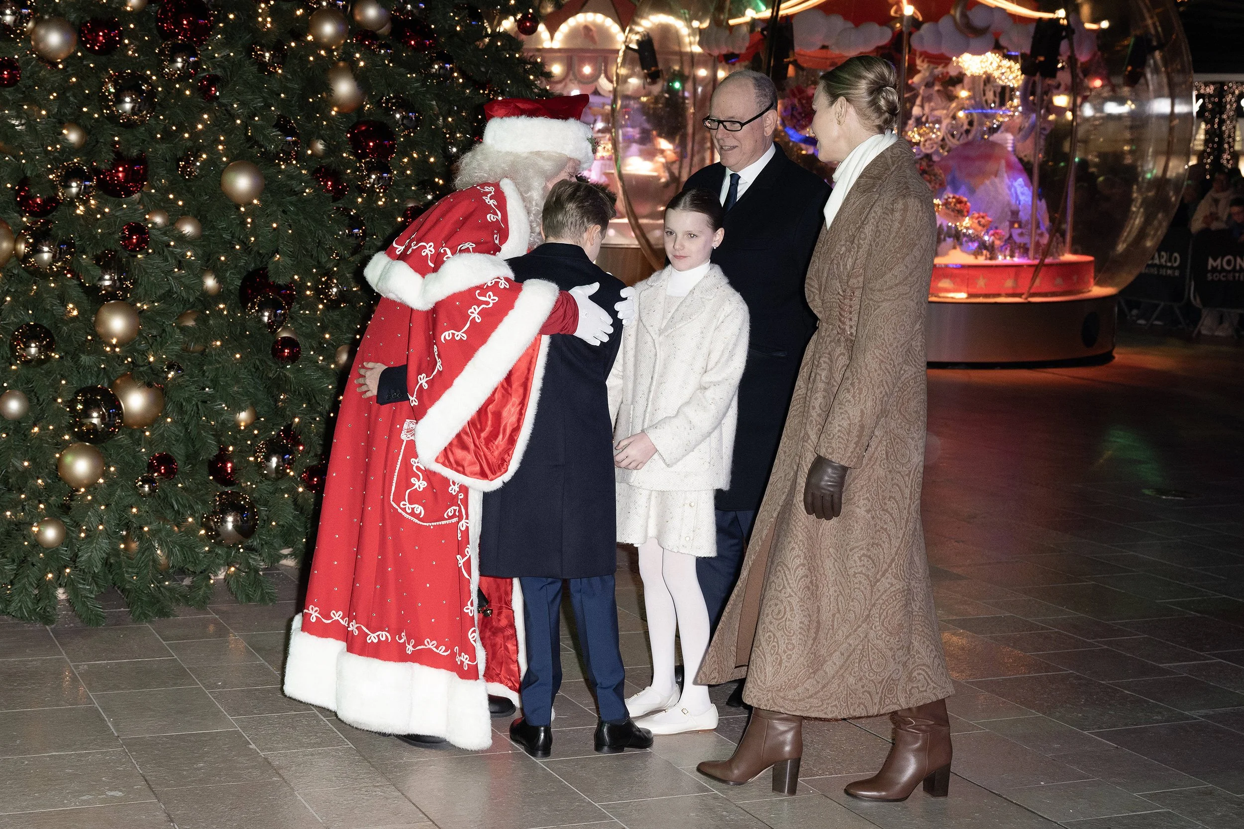 The Prince and Princess of Monaco Turn on Christmas Lights at the Place ...