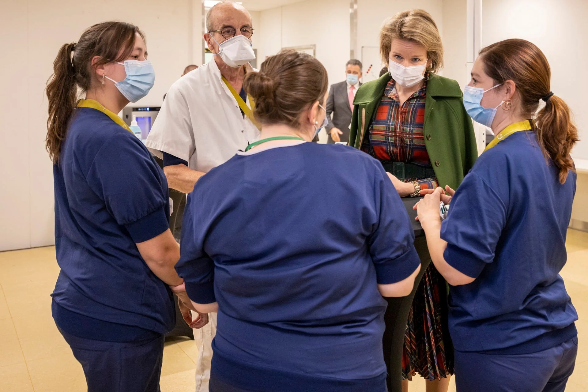 The King and Queen of the Belgians Visit the ICU of UZ Brussel — Royal ...