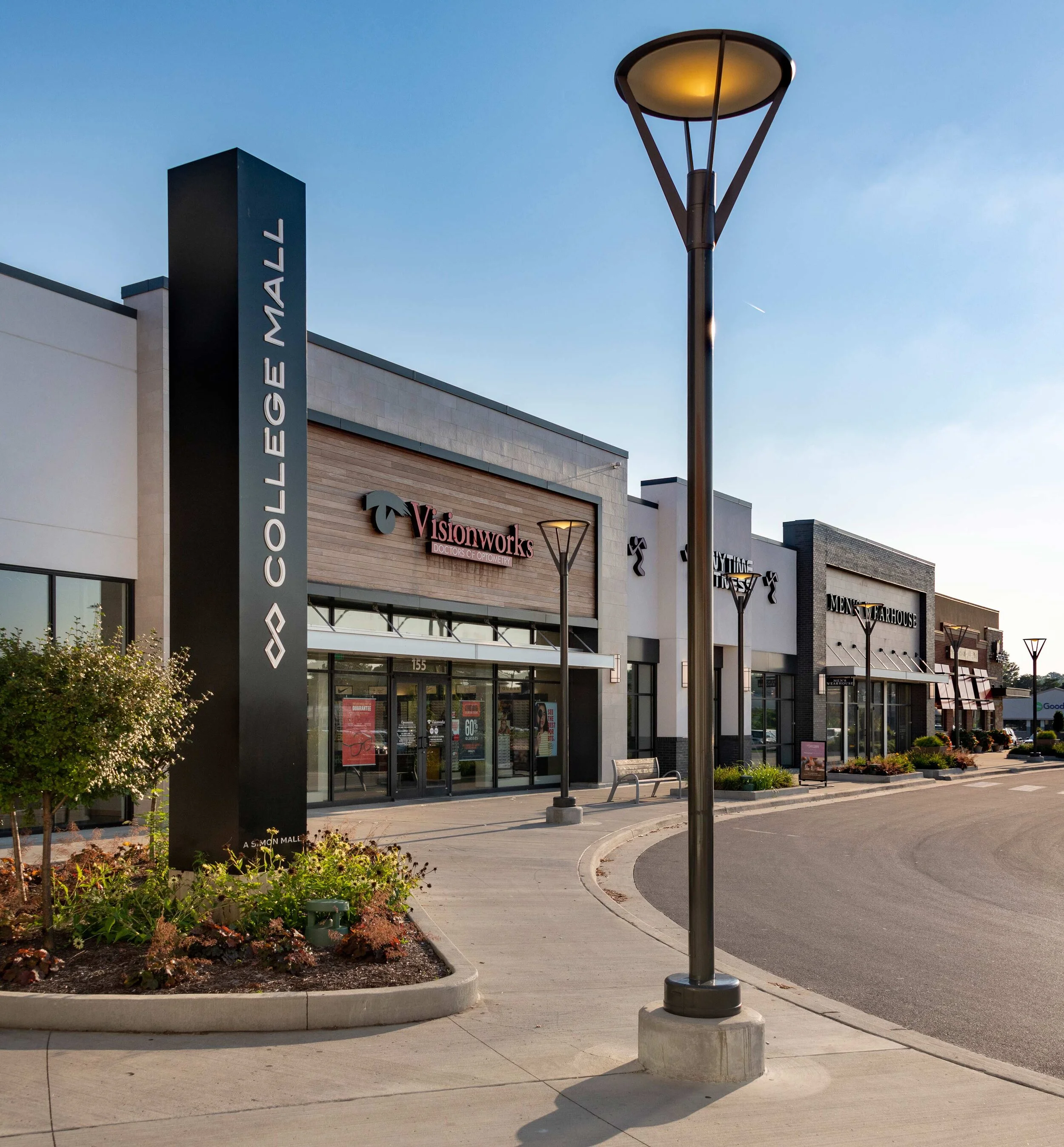 6 Factors to be Aware of When Rebranding Retail Centers — Onyx Creative