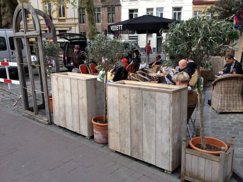 Recup Design, een meubelconcept van vzw Labeur uit Gent — Herwin