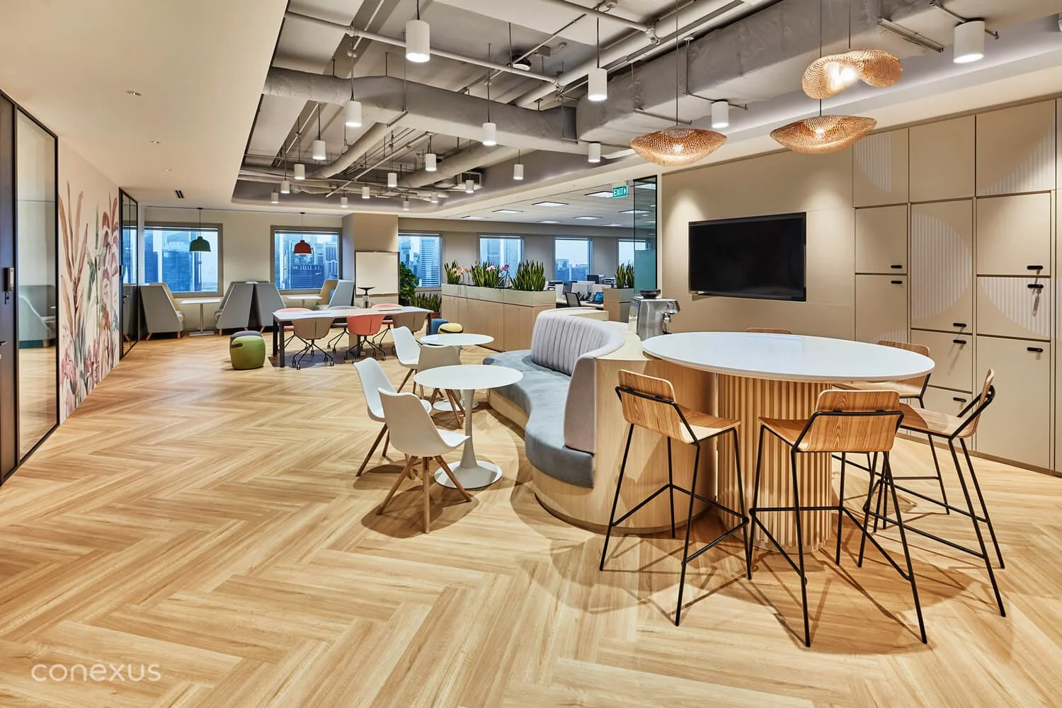 TOP International Holdings | Office Design & Build | ⚫⚪ Conexus Studio