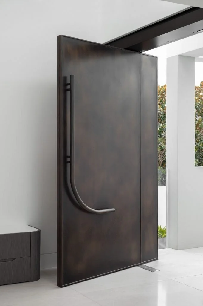 Homes with most Beautiful Metal Door Entrances — Aluminr- Bespoke ...