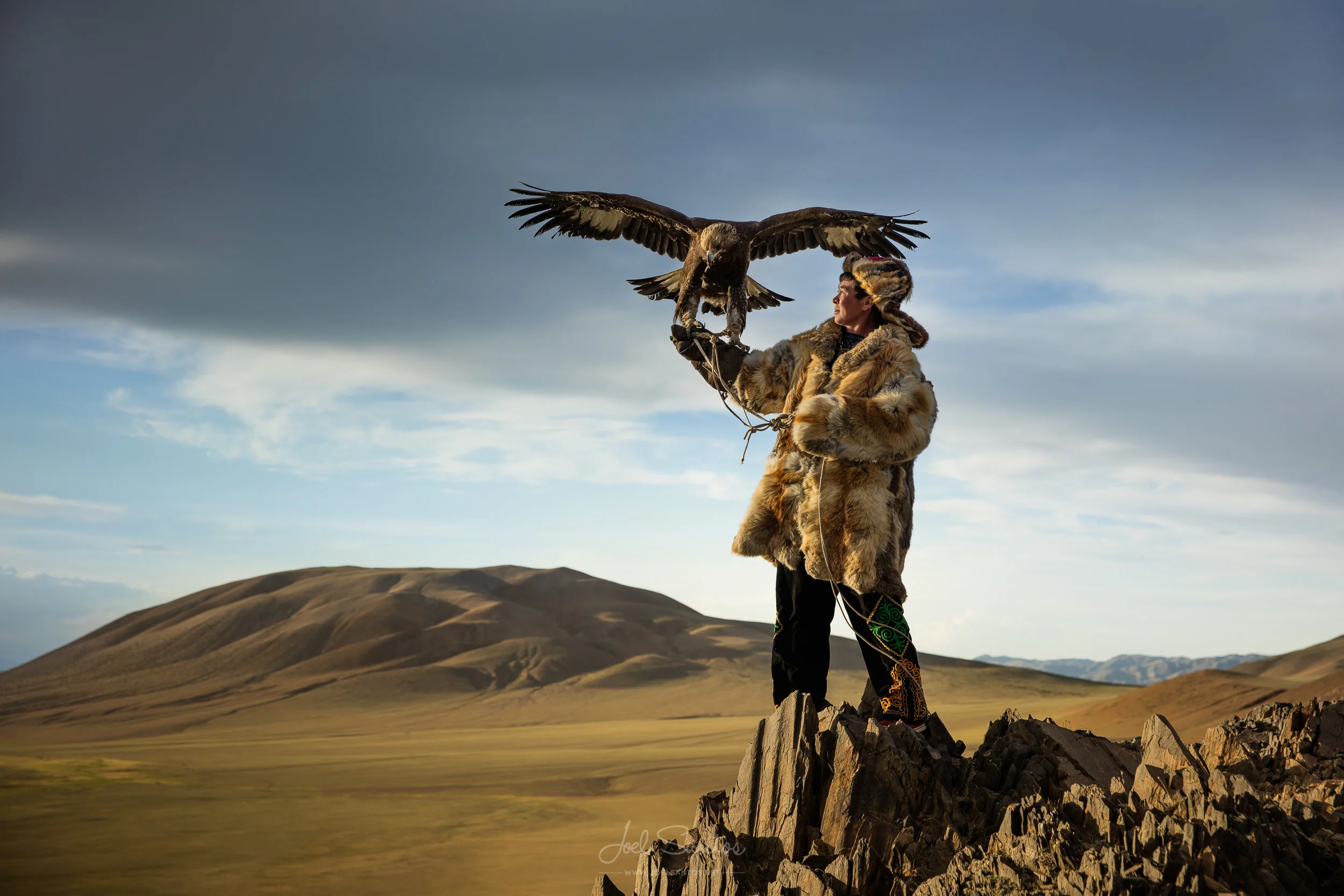 Eagle Hunters, The Tsaatan and Nomad Migration (Mongolia) — Joel Santos ...