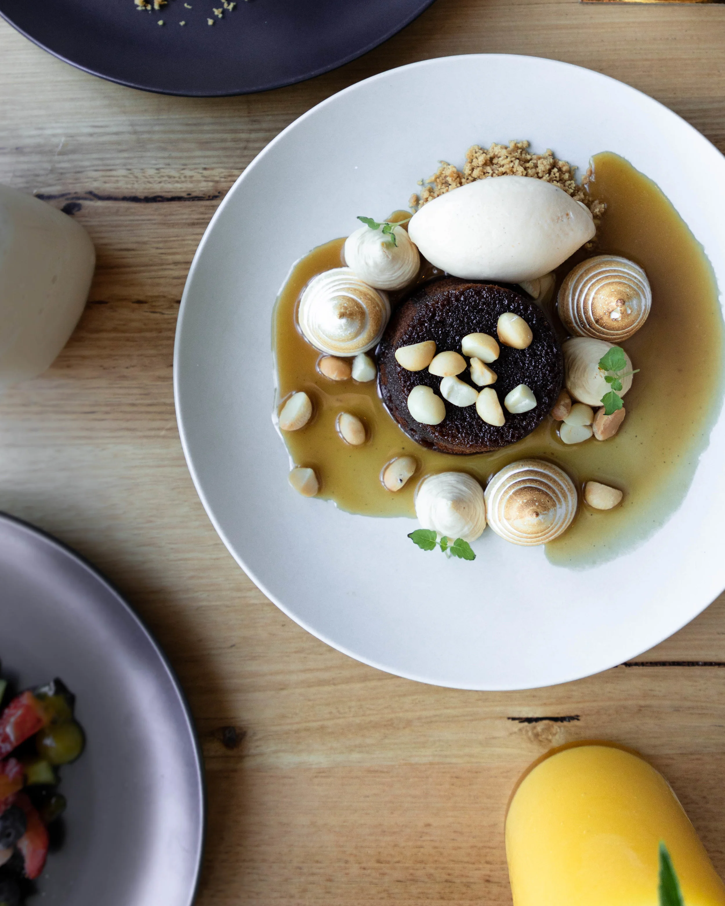 Gallery — — DESSERTS BY NIGHT