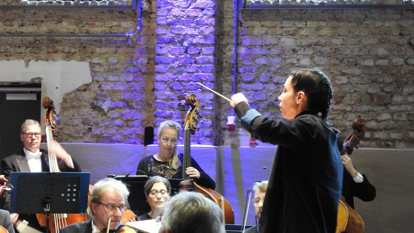 Bar Avni - Conductor