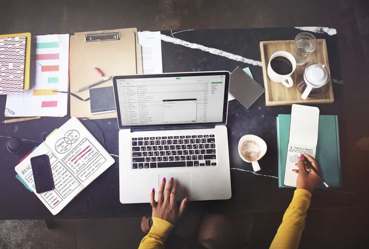 How to Write an Email in English With Examples (Formal and Informal ...