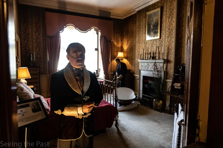 Warwick Castle, home of the Kingmaker — Seeing the past