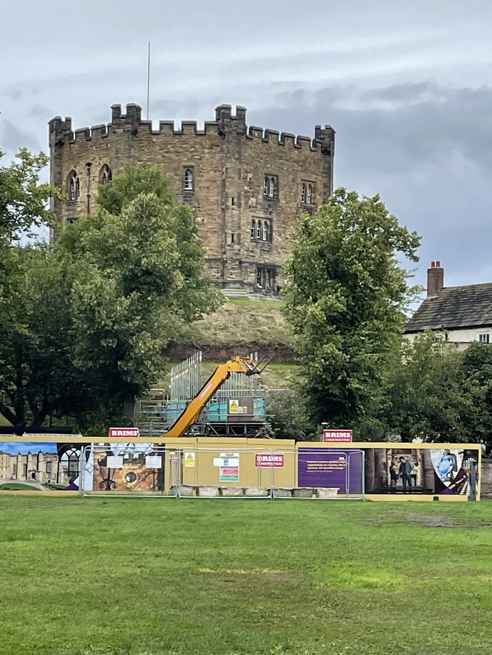 Durham Cathedral; discover this magnificent cathedral, its treasures ...