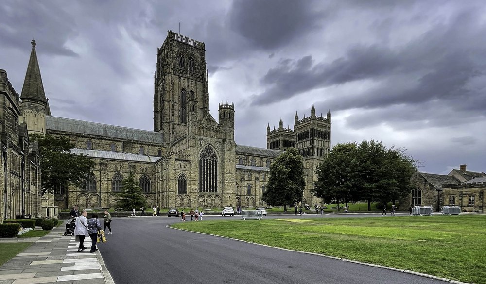 Durham Cathedral; discover this magnificent cathedral, its treasures ...