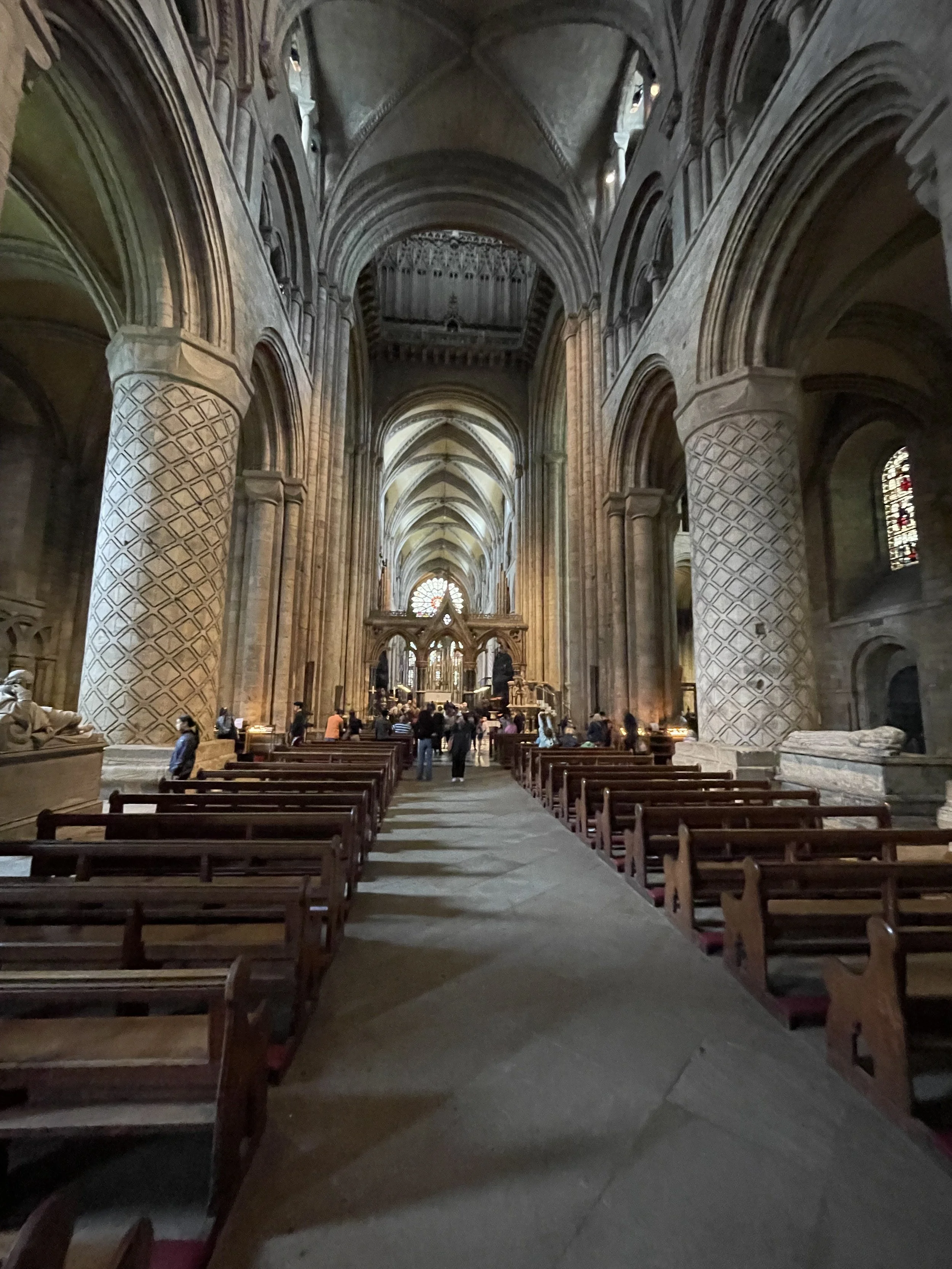 Durham Cathedral; discover this magnificent cathedral, its treasures ...