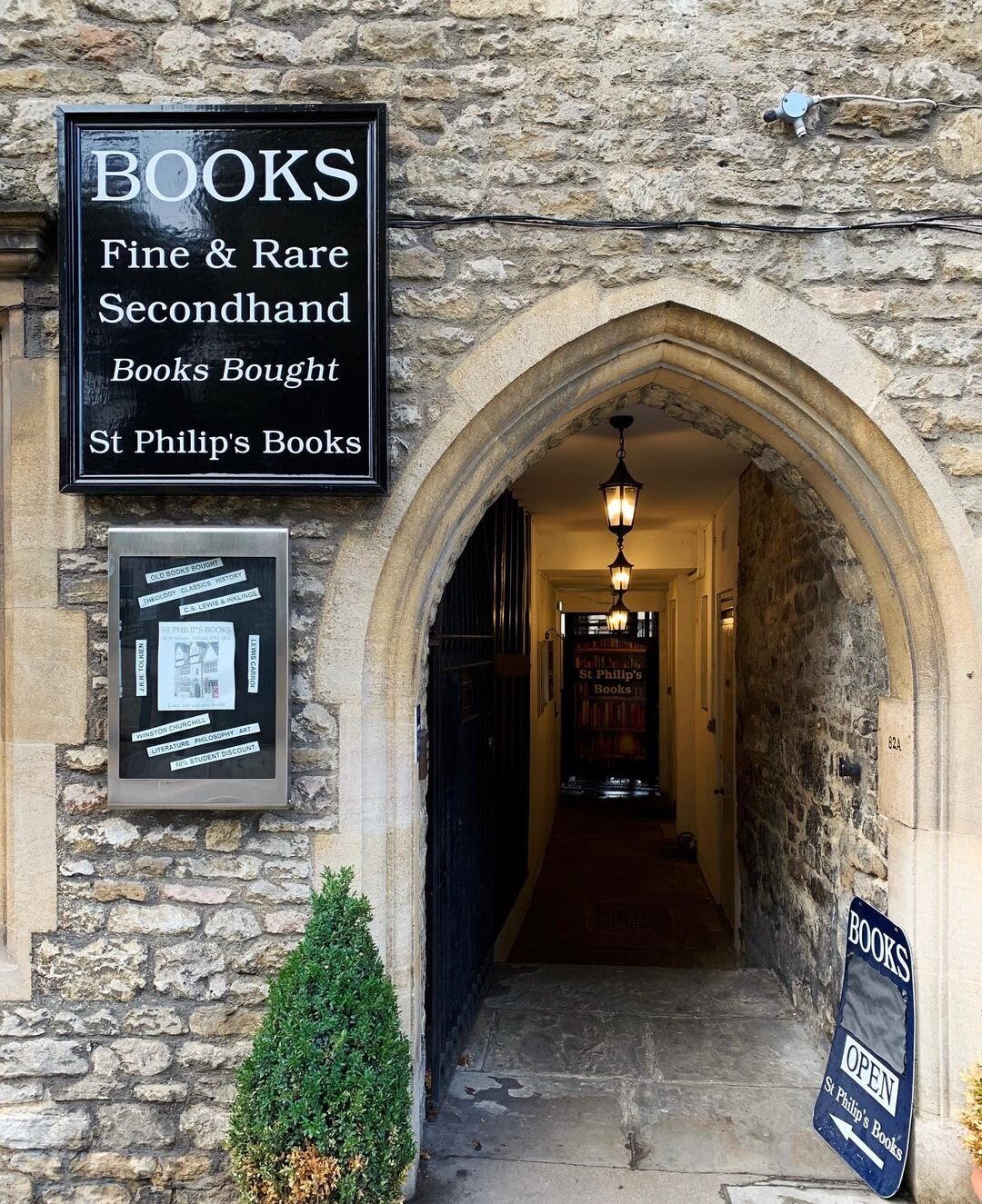 Review: Blackwell's Bookshop Oxford — Julia's Bookcase