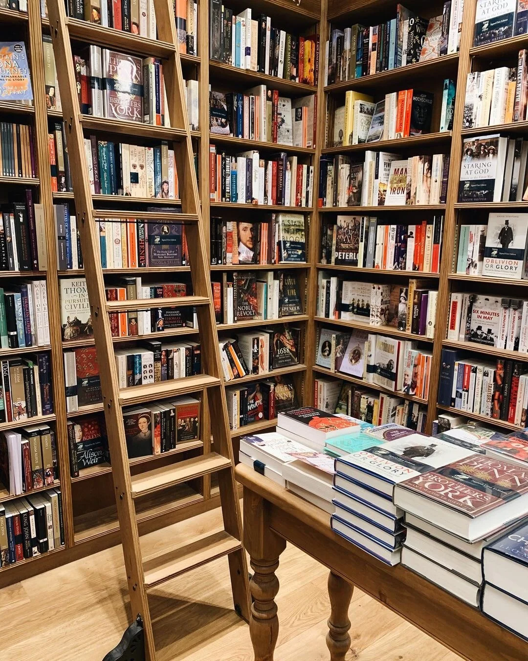 Review: Topping & Company bookshop, Edinburgh — Julia's Bookcase