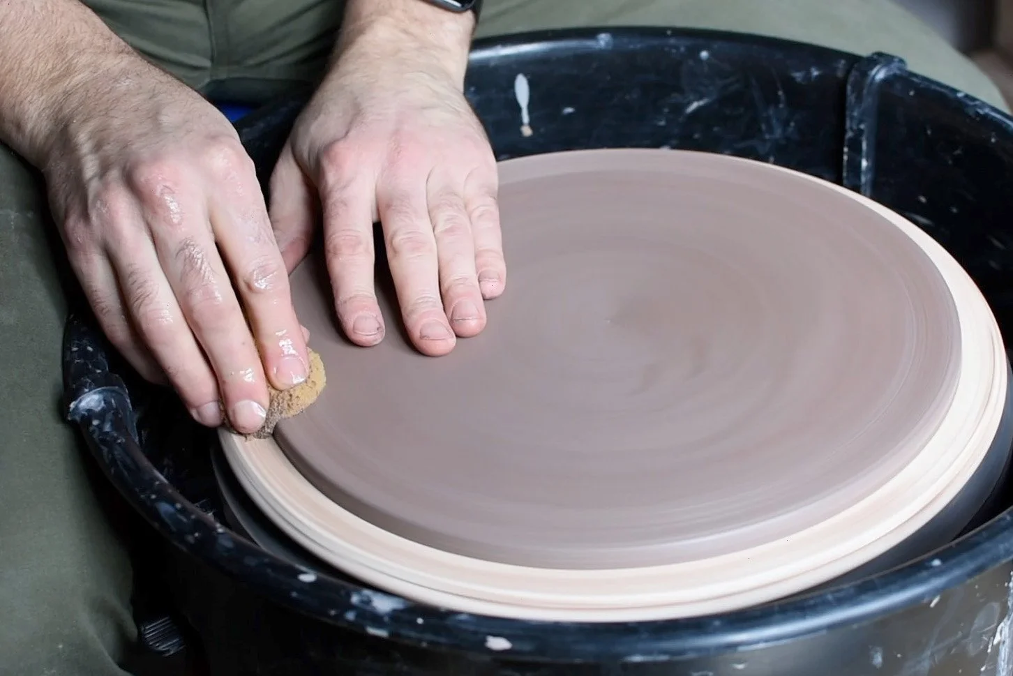 How to Turn a Slab into a Flat-Bottomed Plate on the Wheel — pottery ...