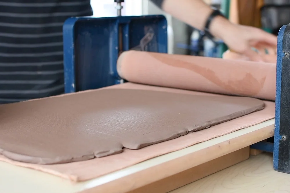 How to Turn a Slab into a Flat-Bottomed Plate on the Wheel — pottery ...