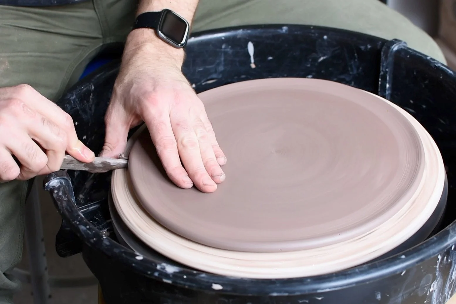 How to Turn a Slab into a Flat-Bottomed Plate on the Wheel — pottery ...