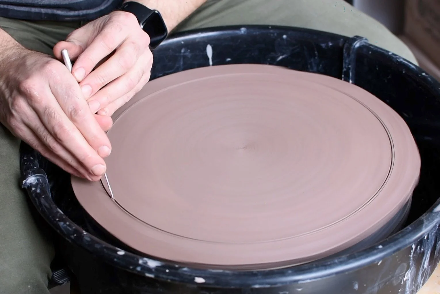 How to Turn a Slab into a Flat-Bottomed Plate on the Wheel — pottery ...